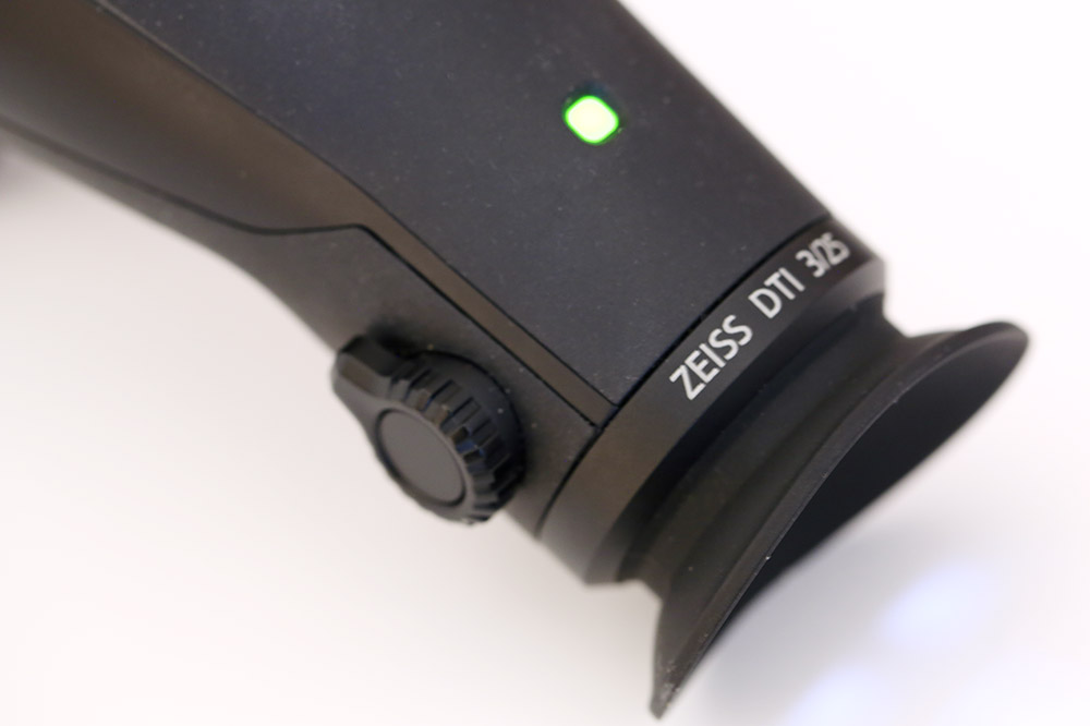 What type of power adapters should be used to charge the DTI 3/25 and ...