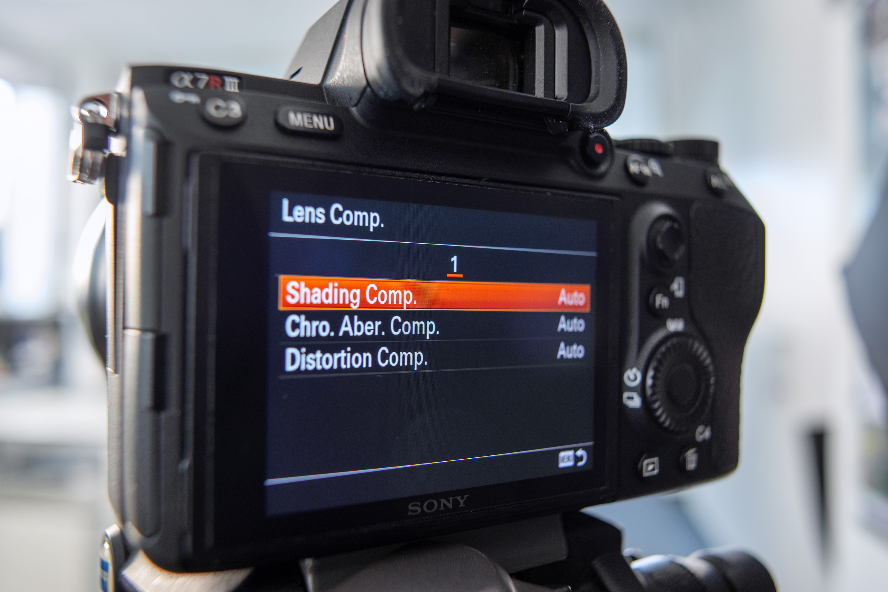 Do ZEISS Batis lenses support the camera’s internal image optimization ...