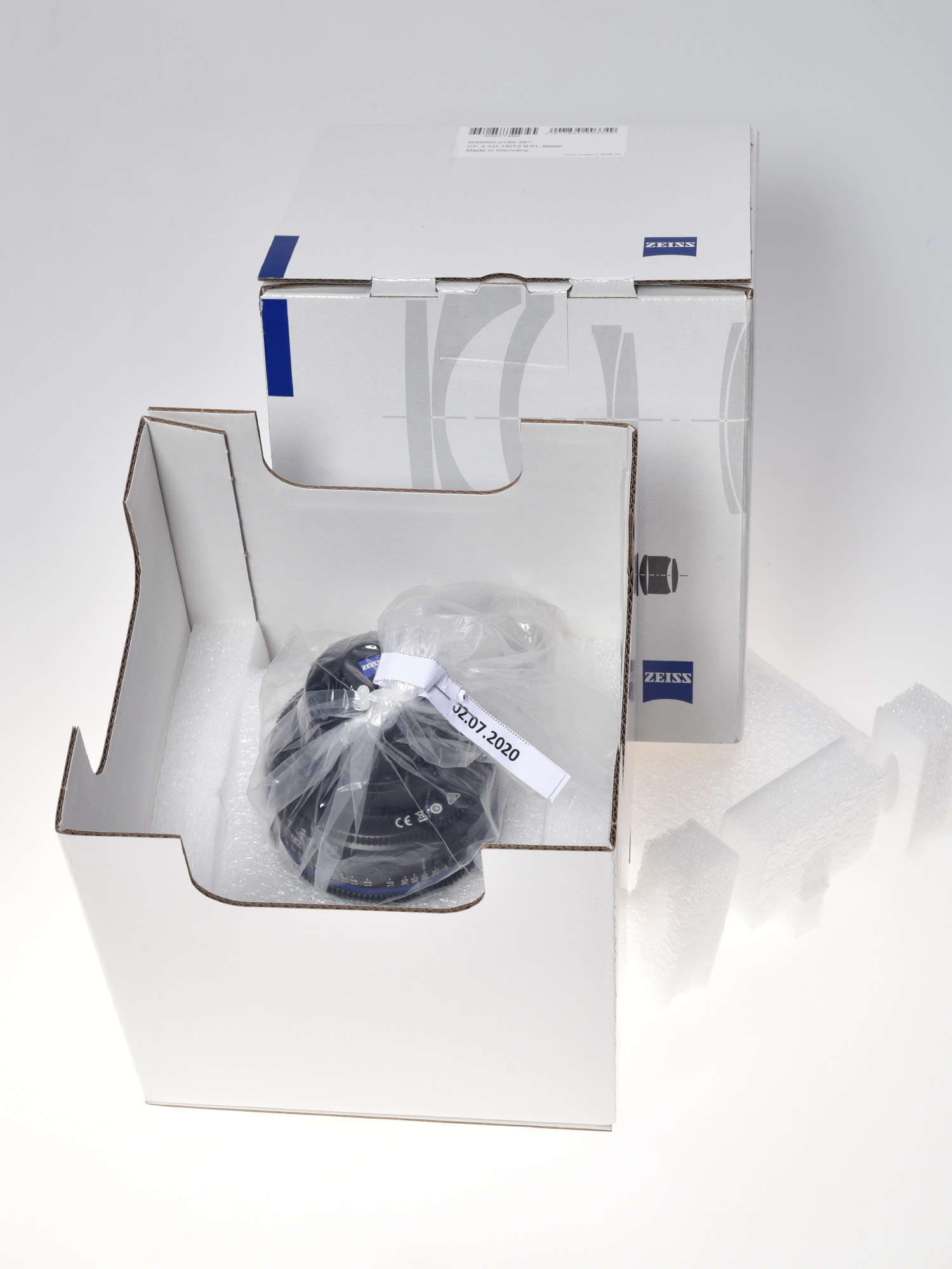 What do ZEISS Compact Prime CP.3 and CP.3 XD lenses come with?